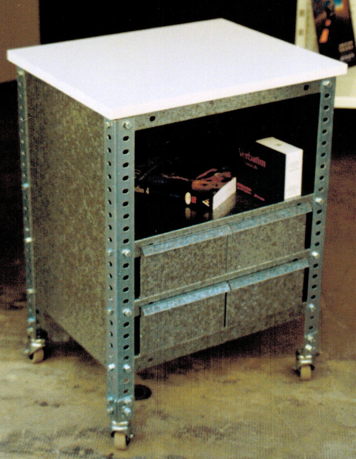 Soportes para racks y ordenadores | estanterias metálicas ESME