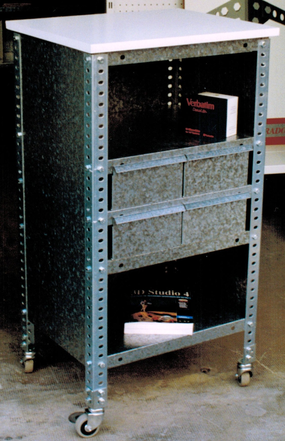 Soportes para racks y ordenadores | estanterias metálicas ESME